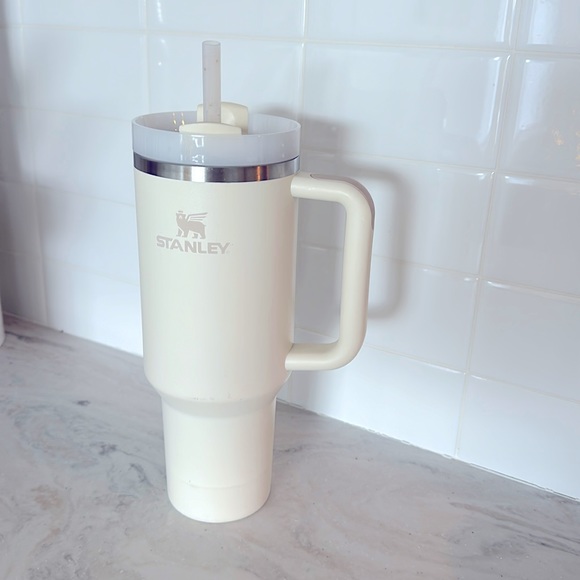 Stanley | Kitchen | Stanley 4oz Flowstate Quencher Beige Cream | Poshmark